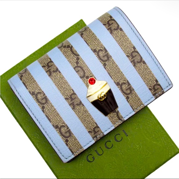 Gucci | Bags | Gucci Gg Monogram Canvas Ice Cream Blue Stripes Compact ...